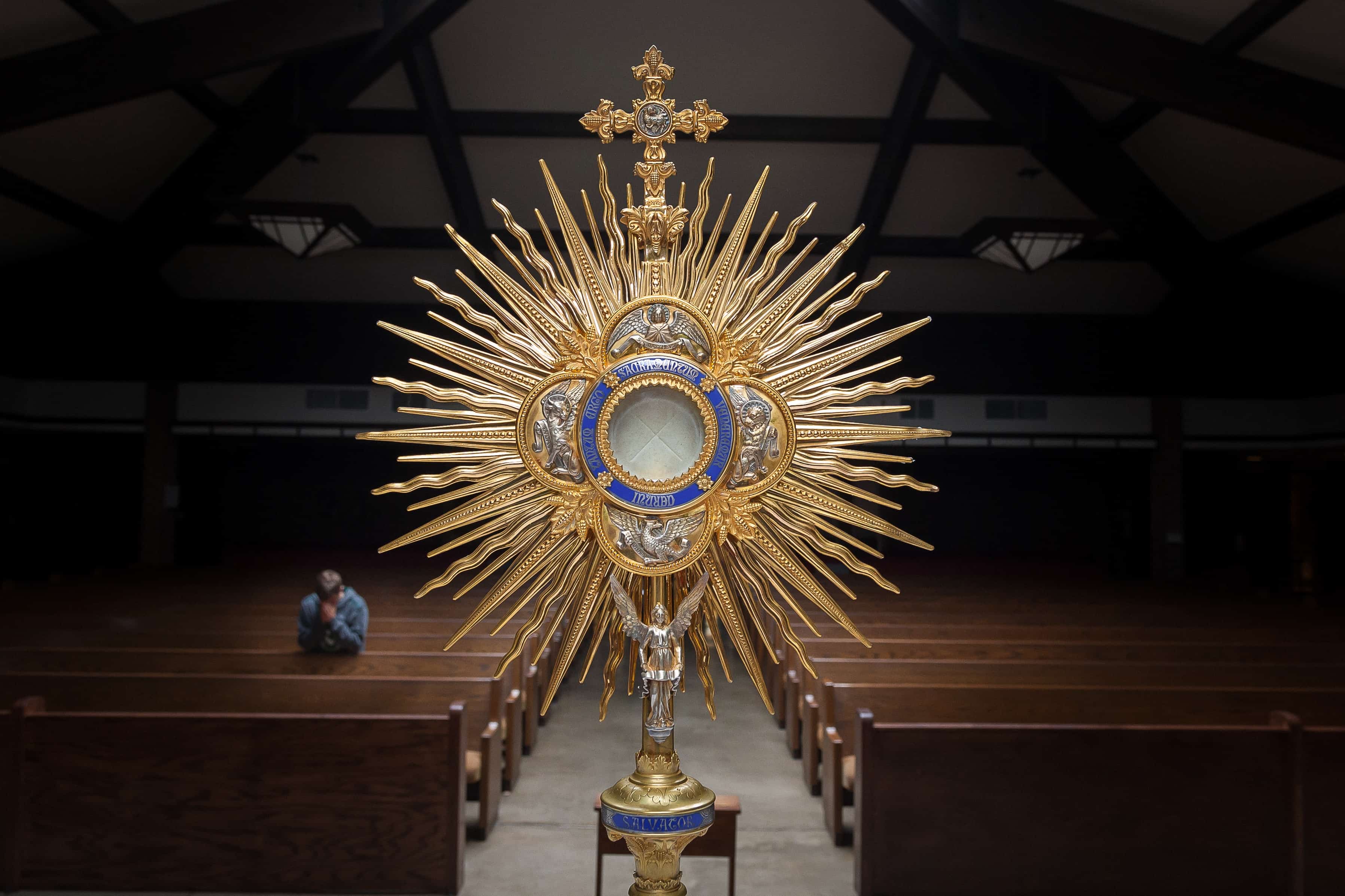 Eucharistic Adoration Guardians – Mary Our Queen Eucharistic Adoration Guardians – Mary Our Queen